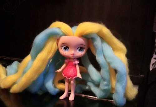 Кукла с длинными волосами