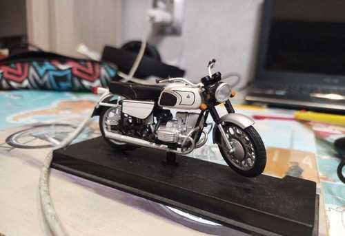 Модель мотоцикла 1 12