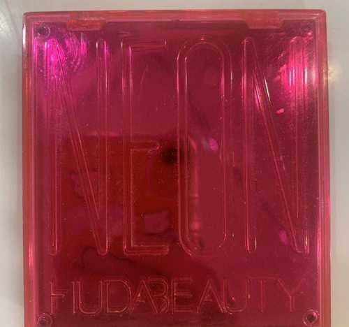 Палетка теней hudabeauty neon