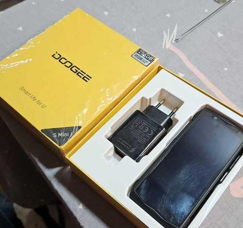 DOOGEE Smini, 8/256 ГБ