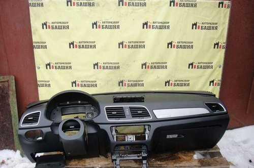 Audi Q3 Торпедо AirBag