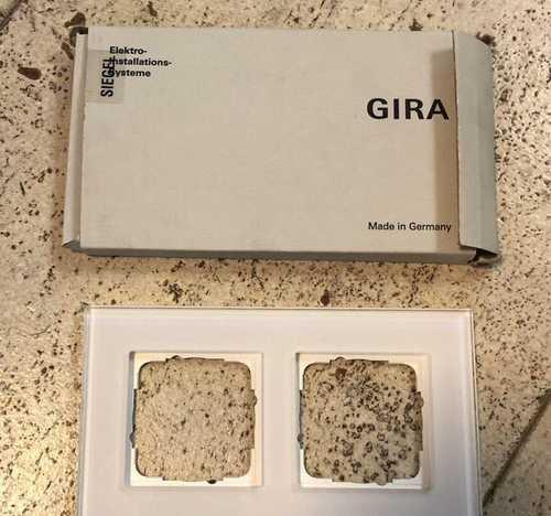 Gira 0212 12 / gira 0215 12