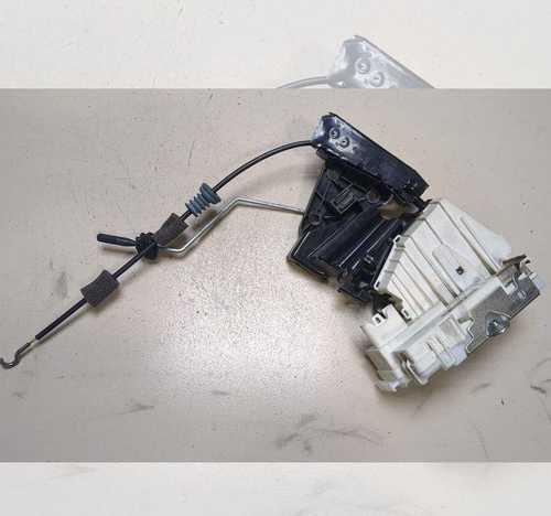 Замок двери Mercedes ML W164, 2006