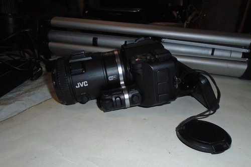 Видеокамера JVC GC-PX100be-full HD-Wi-Fi-тренога