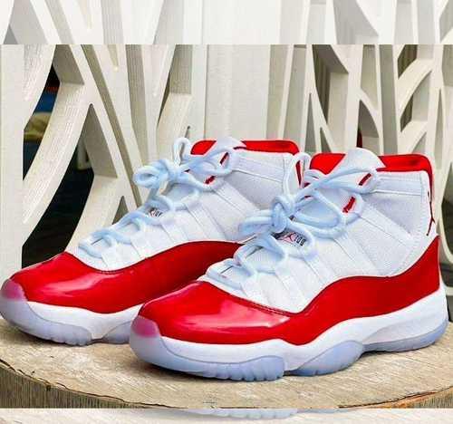 Nike air jordan 11 cherry