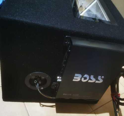 Моноусилитель Boss Audio R1100M