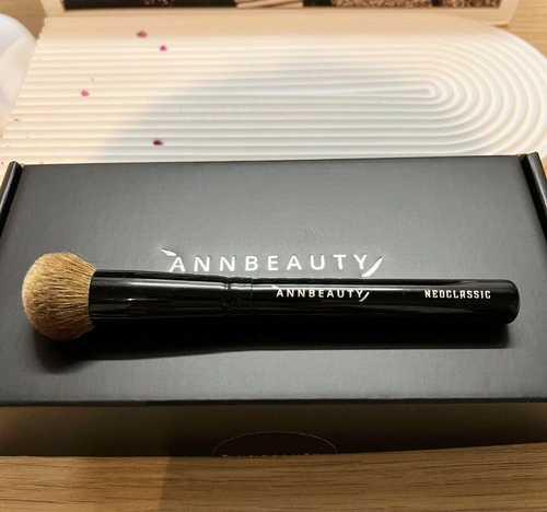 Кисть Annbeauty N1, Пудра Dior N1,5