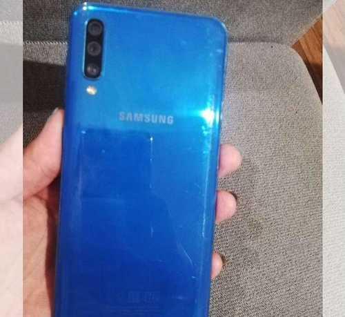 Телефон Samsung а50 на запчасти