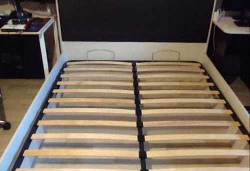 Кровать с подъемным механизмом и матрацем