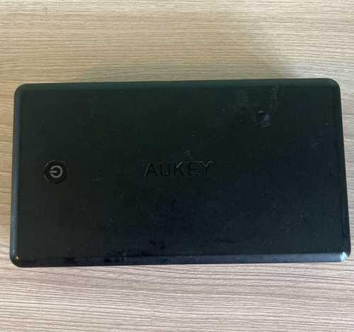 Внешний аккумулятор Aukey 30000mAh