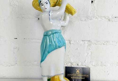 Статуэтка Девушка Жница со снопом в руках Конаково