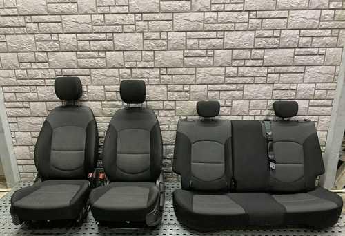 Hyundai Creta Передний и задний ряд сидений