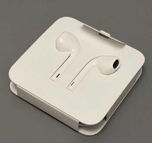 Наушники Apple EarPods с разъемом Lightning