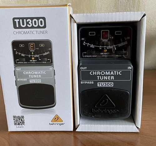 Тюнер гитарный behringer TU300