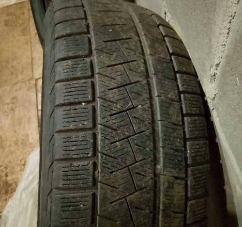 Pirelli Ice Asimmetrico 215/65 R16 98Q