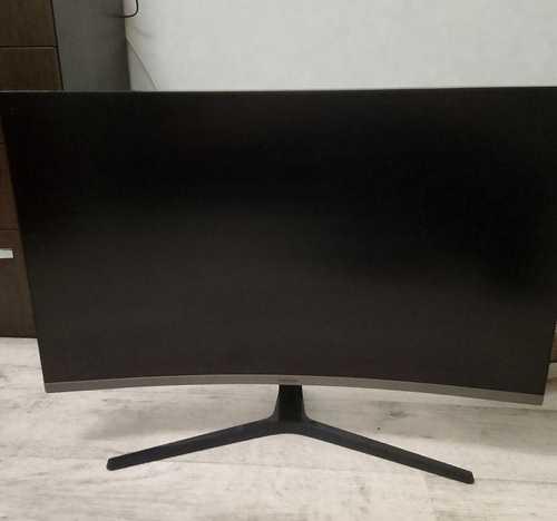 32" Samsung c32r500fhi