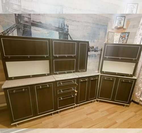 Продам кухонный гарнитур бу