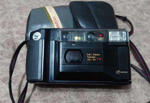 Плёночный фотоаппарат yashica T2