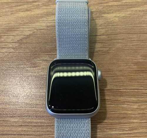 Apple Watch SE 2024 40 mm