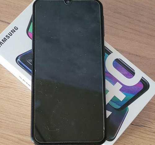 Samsung Galaxy A40, 4/64 ГБ