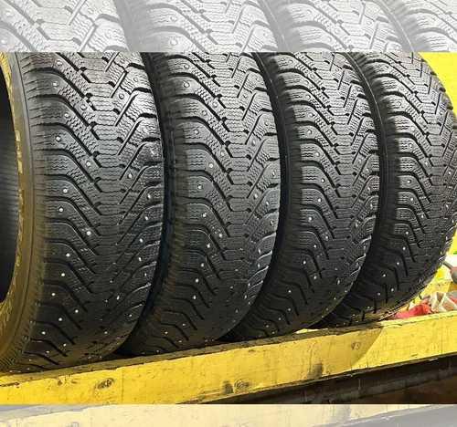 Goodyear UltraGrip 500 235/60 R18 107T