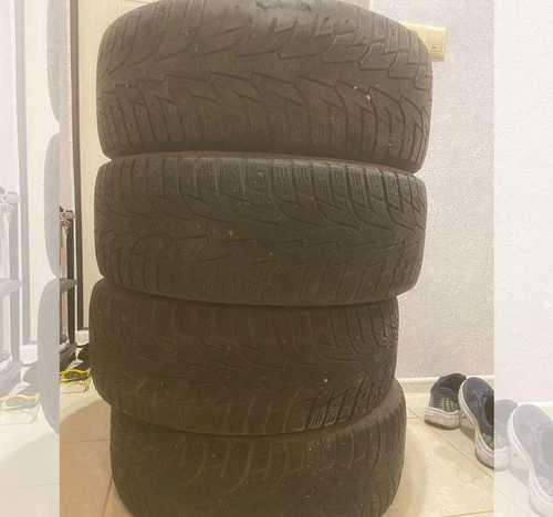 Hankook Winter I'Pike 215/55 R16