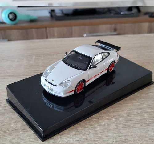 Porsche 911 (996) GT3 RS 2004 1/43 AutoArt