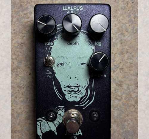 Walrus Julia v.1 chorus/vibrato