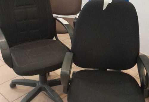 Офисное кресло