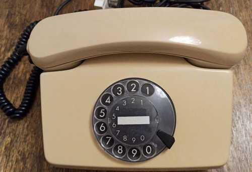 Телефон дисковый времён СССР