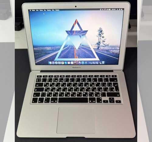 MacBook Air 13 (2017), 128 ГБ, Core i5, 1.8 ГГц, RAM 8 ГБ, Intel HD Graphics 6000