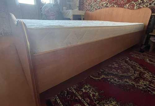 Кровать с матрасом двухспальная 160х200
