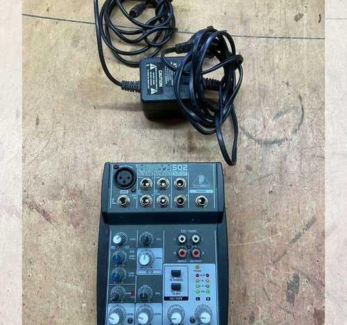 Микшерный пульт Behringer xenyx 502