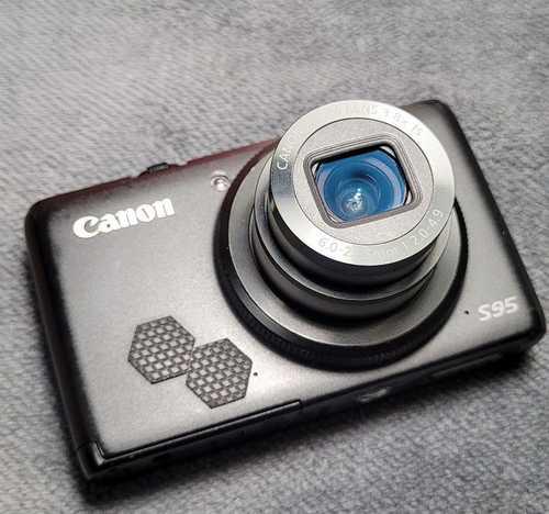 Canon S95