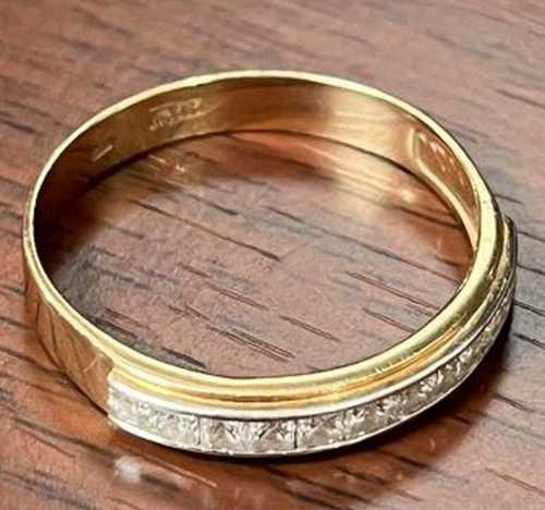 Золотое кольцо женское с фианитами