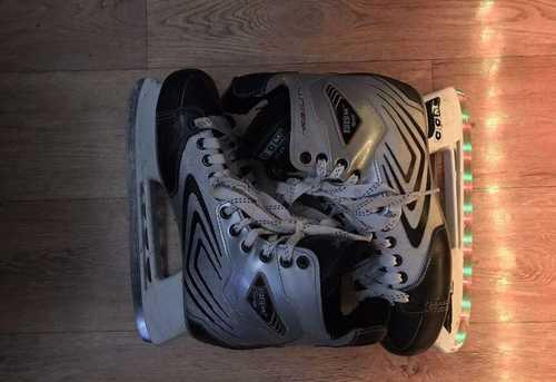 Хоккейные коньки CCM 2.0