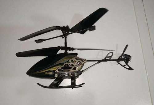 Вертолет на пульте управления на запчасти