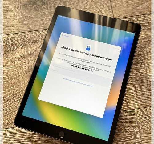 iPad 8 2020 10.2” 32GB Wi-Fi заблокированный