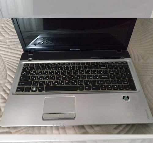 Ноутбук Lenovo IdeaPad Z560