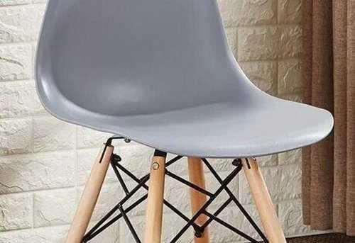 Новые стулья eames серые