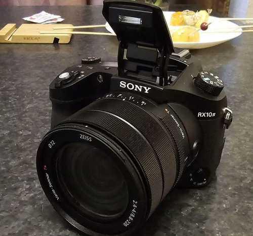 Sony dsc rx10m4