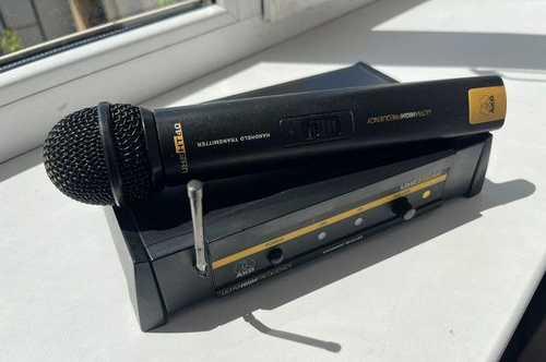 Радиомикрофон AKG UHF HT 40