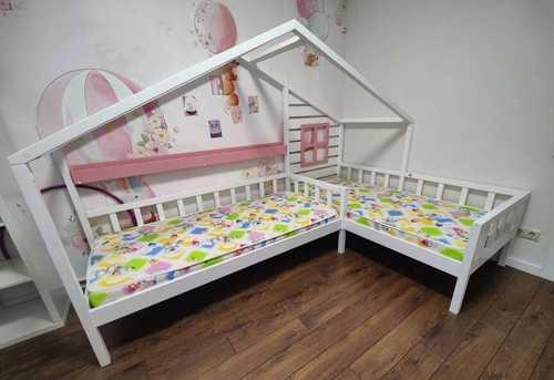 Кровать домик для двоих детей с матрасами орматек