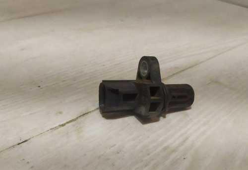 Датчик положения коленвала Mitsubishi Lancer CY2A