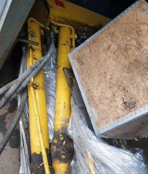Гидроцилиндр подъема Komatsu D65EX-16
