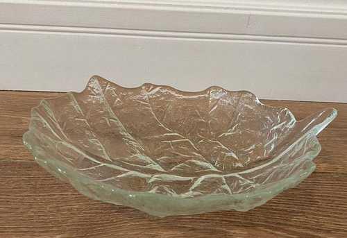 Тарелка в форме листа стекло