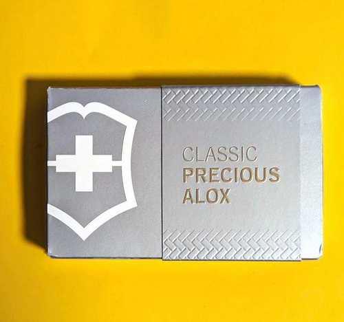 Нож-брелок victorinox Classic SD Precious Alox