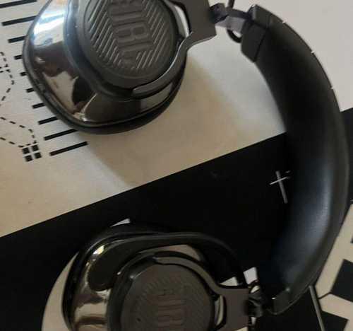 Беспроводные наушники jbl quantim 800
