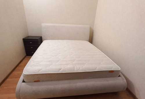 Кровать двухспальная с матрасом 160 x 200