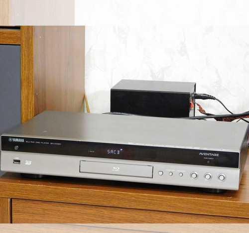 Blu-ray Yamaha BD-A1020 (читает sacd-R, DVD-RW)